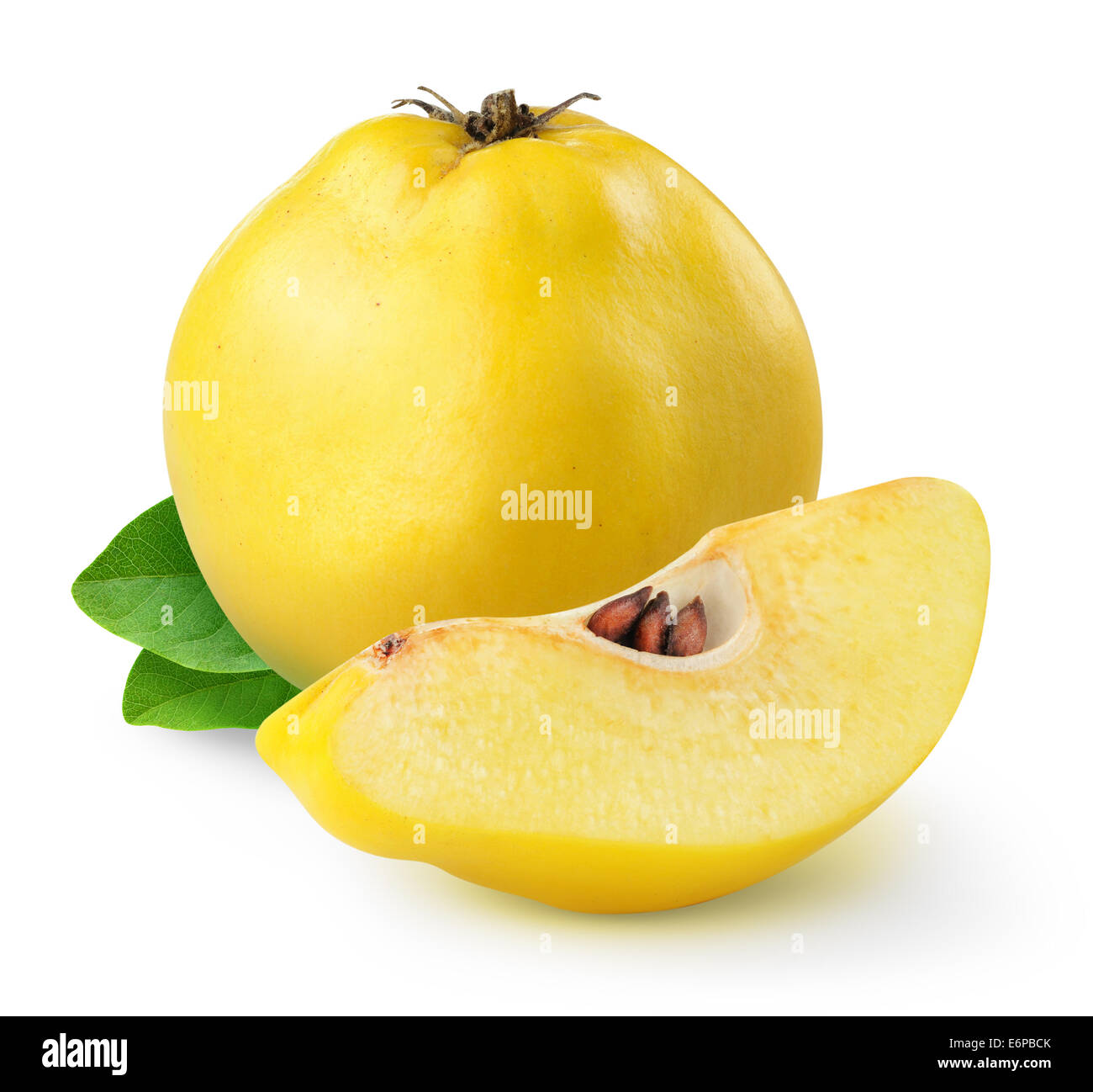 Frische Quitten Obst auf weißem Hintergrund Stockfotografie - Alamy
