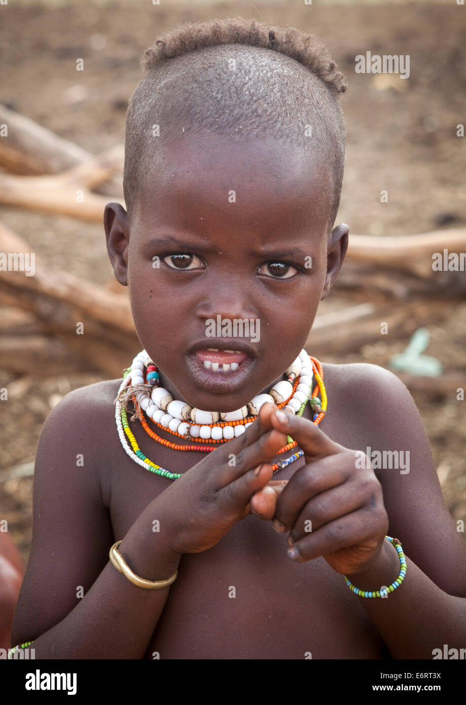 Girls hamer tribe in traditional -Fotos und -Bildmaterial in hoher Auflösung - Seite 2 - Alamy