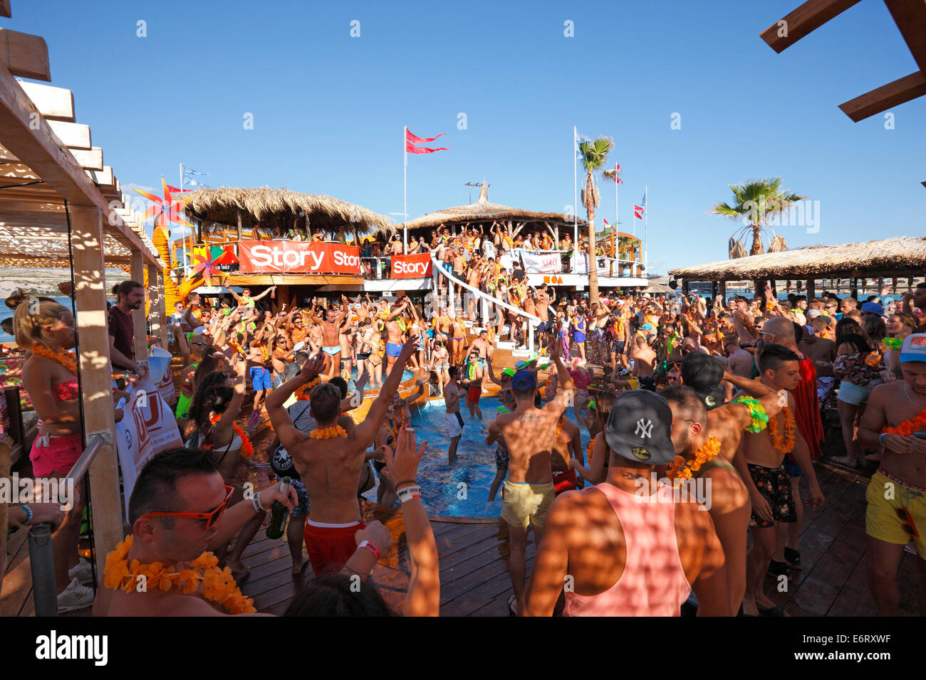 Croatia beach party -Fotos und -Bildmaterial in hoher Auflösung – Alamy