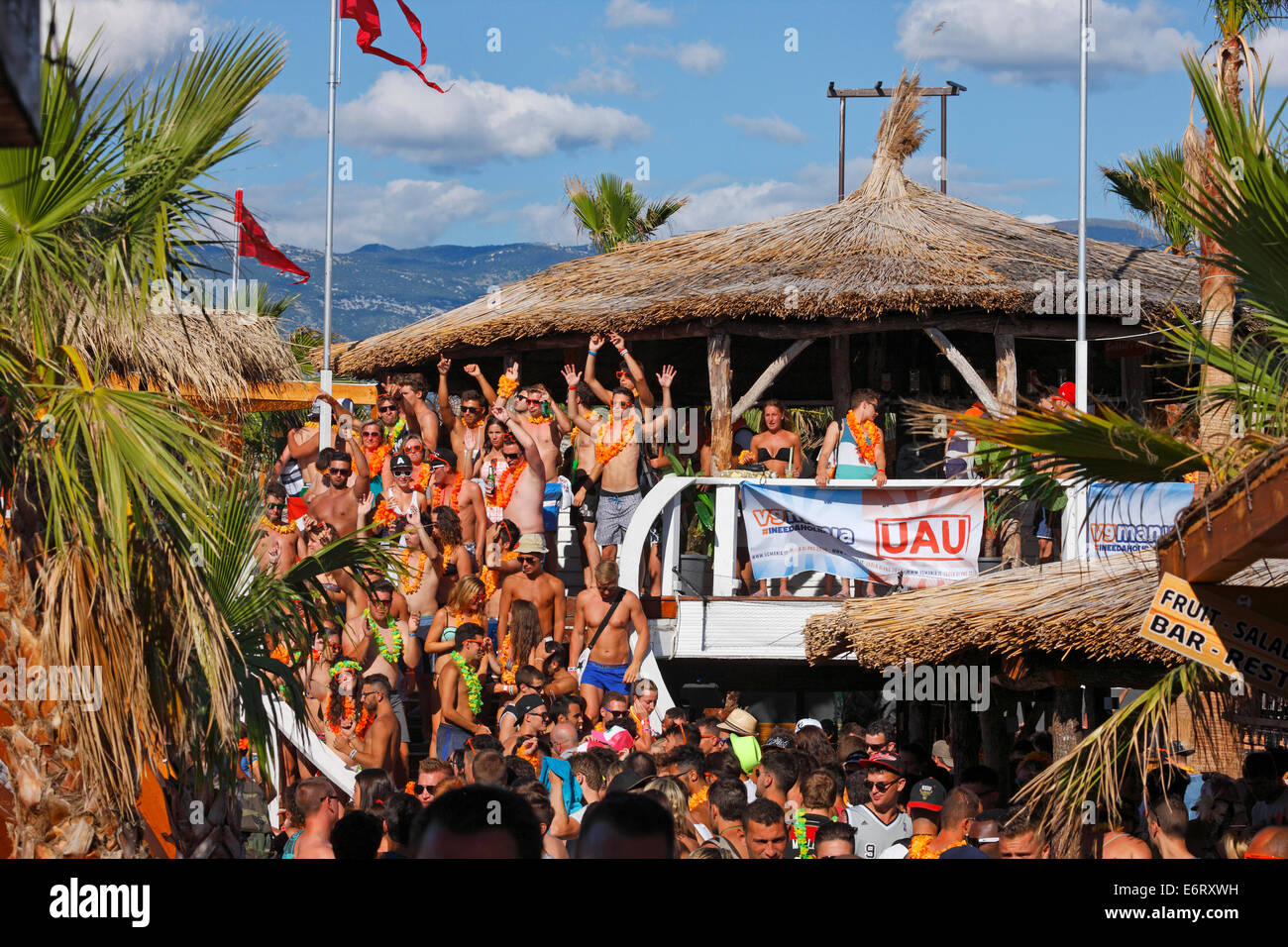 Menschen strand kroatien -Fotos und -Bildmaterial in hoher Auflösung ...