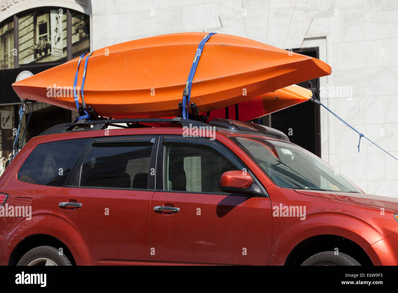 Auto auf dem boot -Fotos und -Bildmaterial in hoher Auflösung – Alamy