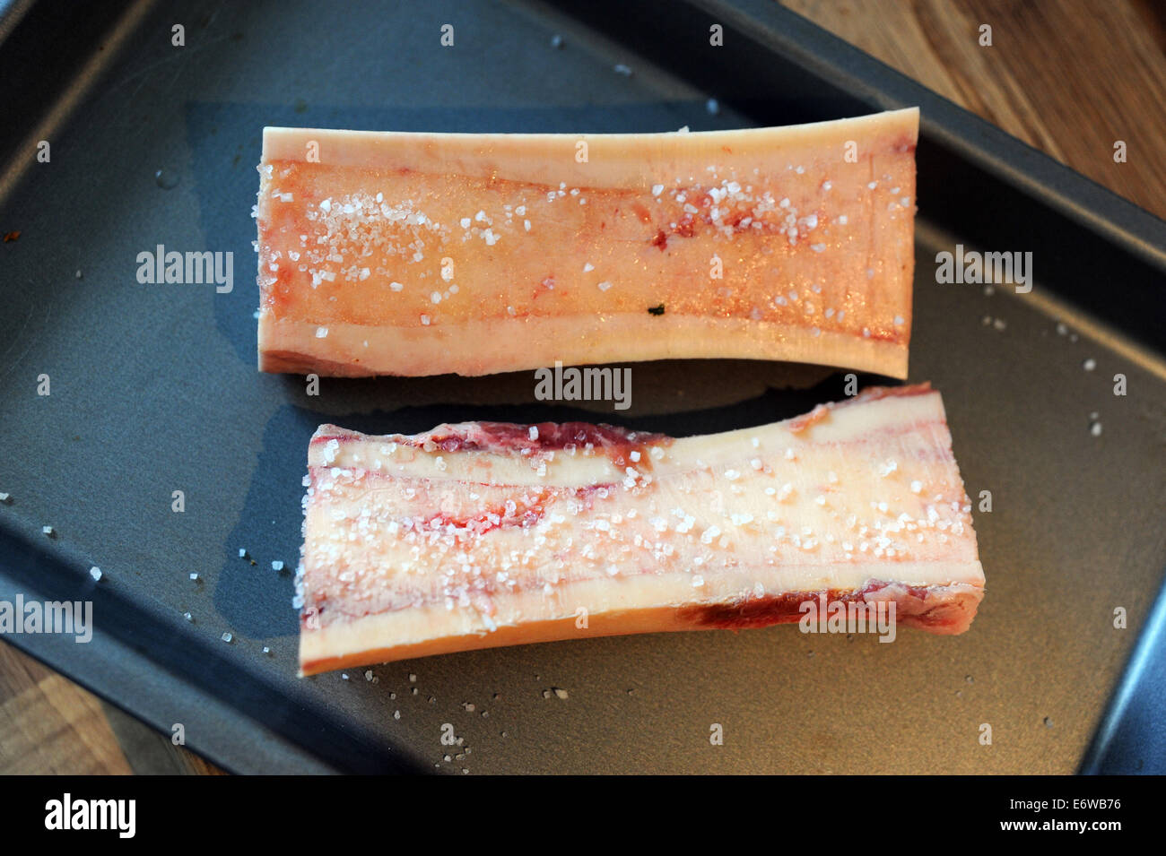 Beef bone marrow -Fotos und -Bildmaterial in hoher Auflösung – Alamy