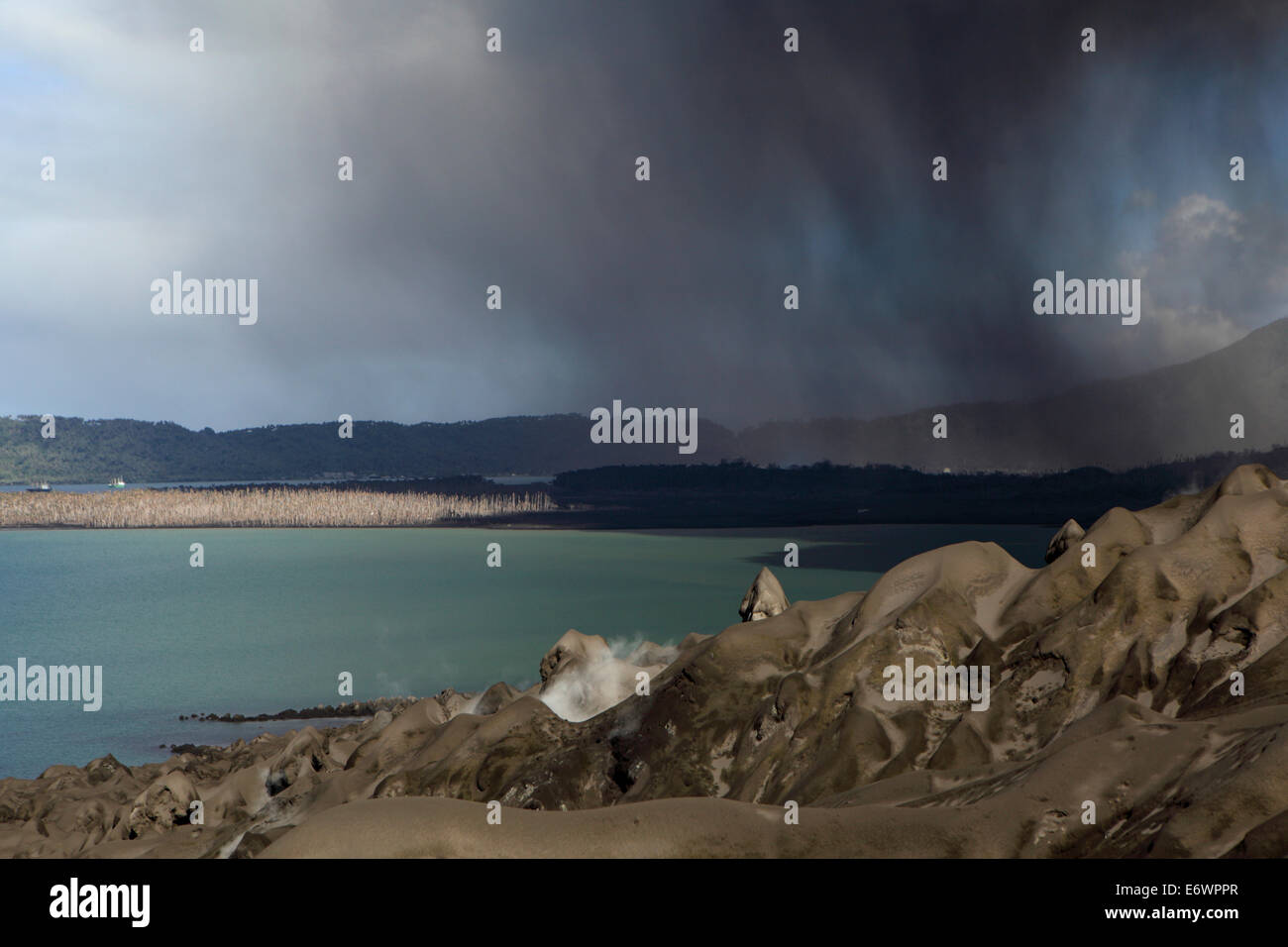 Volcano papua new guinea -Fotos und -Bildmaterial in hoher Auflösung ...