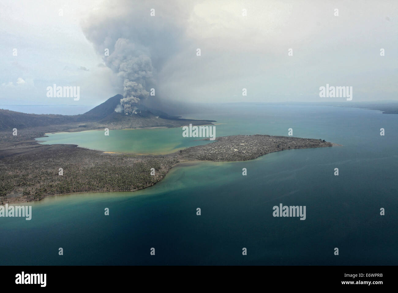Volcano papua new guinea -Fotos und -Bildmaterial in hoher Auflösung ...