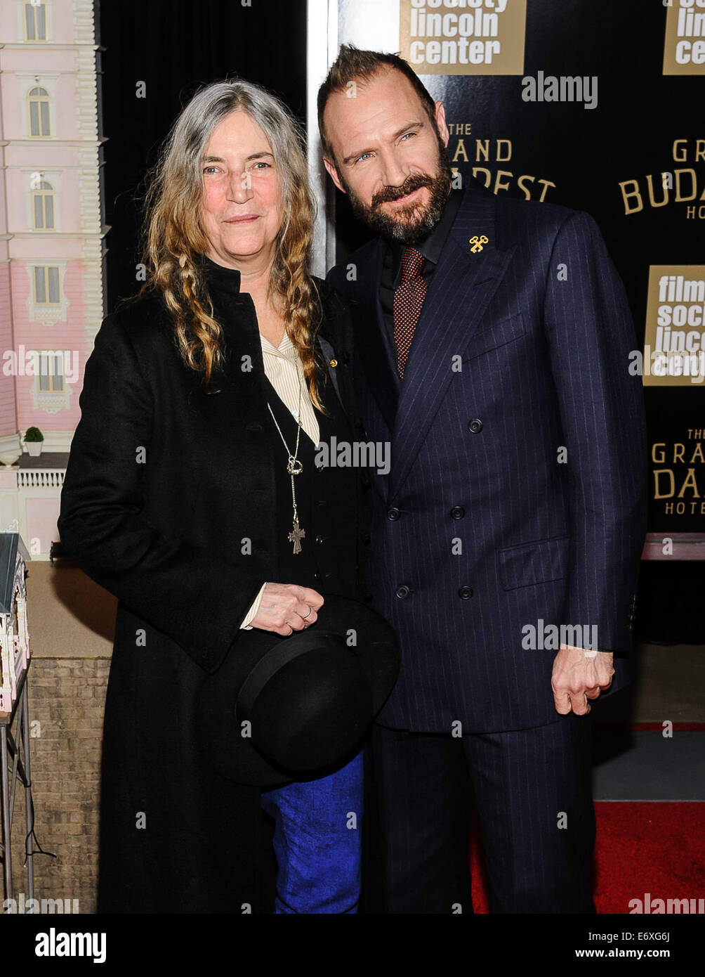 Patti smith and ralph fiennes -Fotos und -Bildmaterial in hoher ...