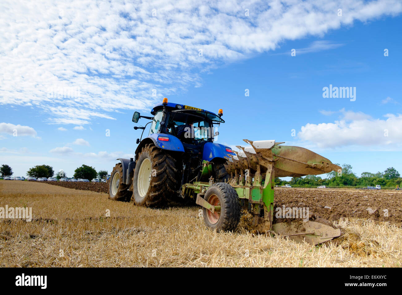 Traktor zieht traktor -Fotos und -Bildmaterial in hoher Auflösung – Alamy