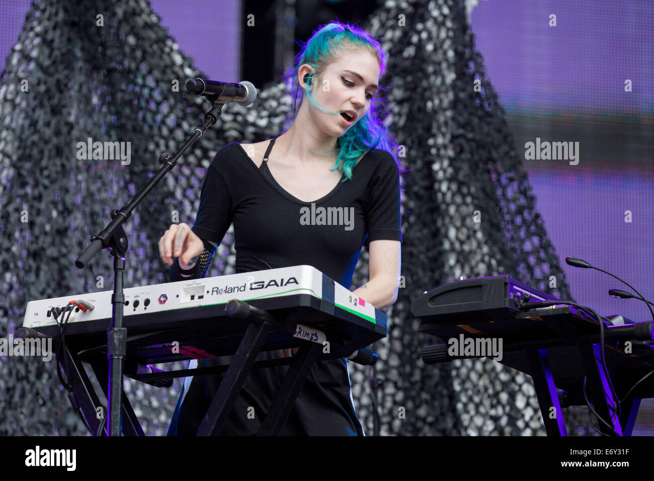 Grimes live -Fotos und -Bildmaterial in hoher Auflösung – Alamy