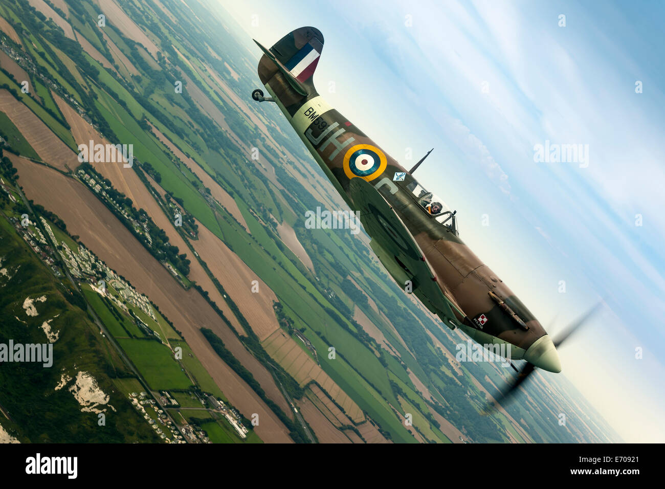 Supermarine spitfire mkvb -Fotos und -Bildmaterial in hoher Auflösung ...