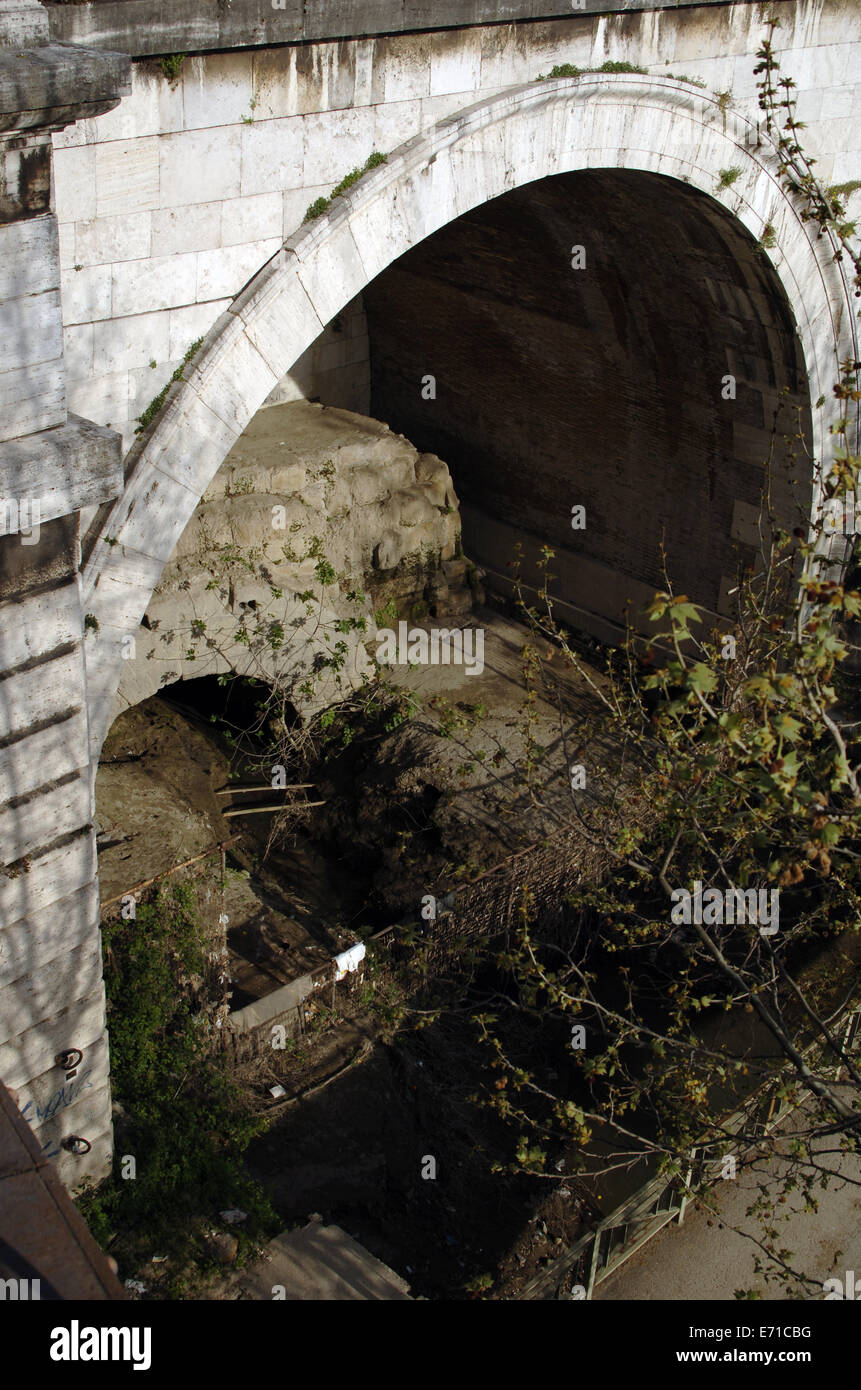 Cloaca maxima rome -Fotos und -Bildmaterial in hoher Auflösung – Alamy