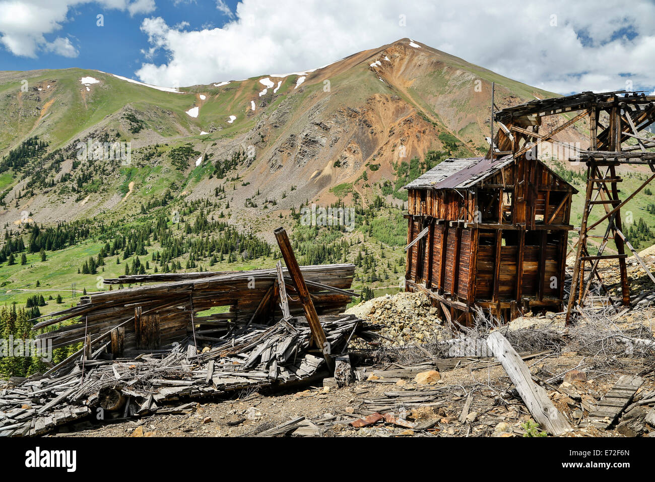 Ruinen von Pennsylvania Mine Straßenbahn und die umliegenden Berge über ...
