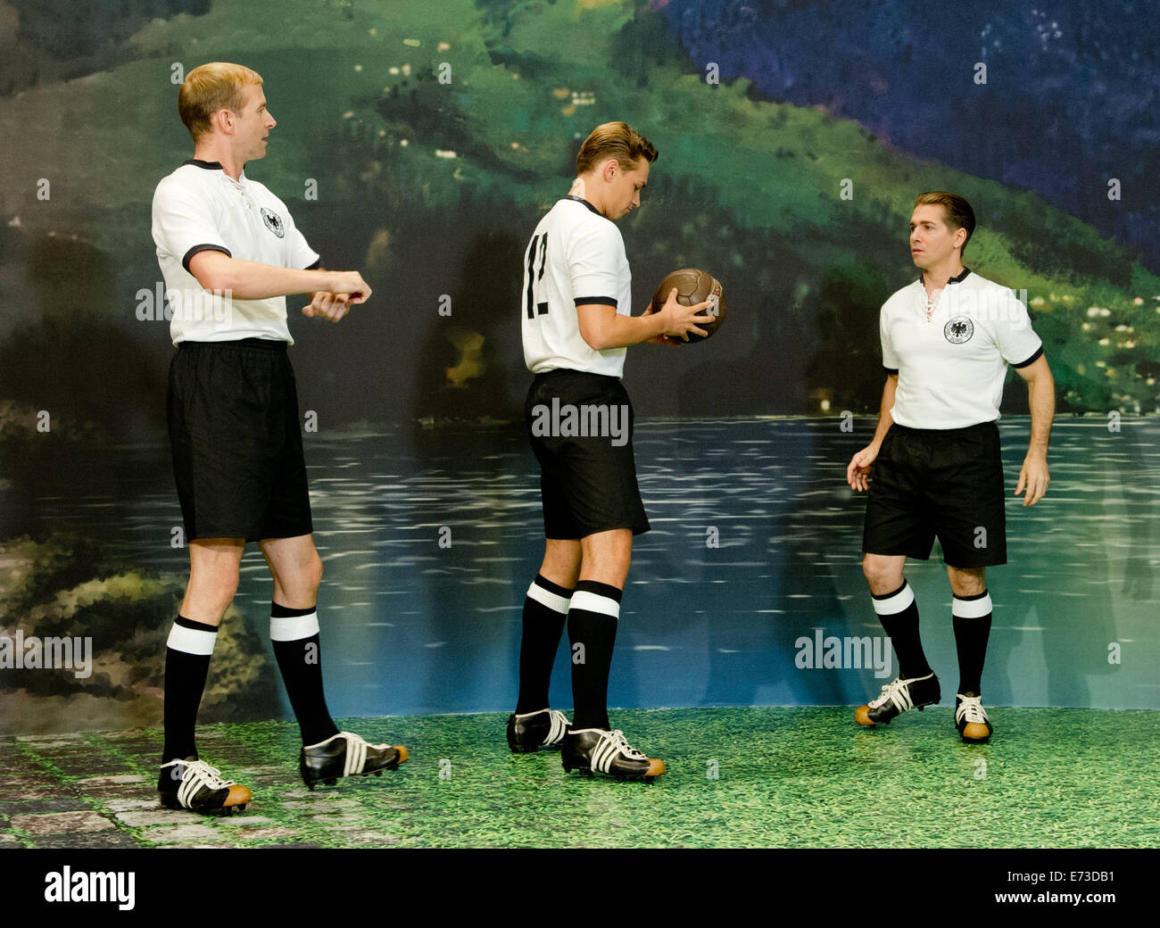 Schauspieler Mark Weigel (L-R), Dominik Hees Und Daniel Therrien führen ...