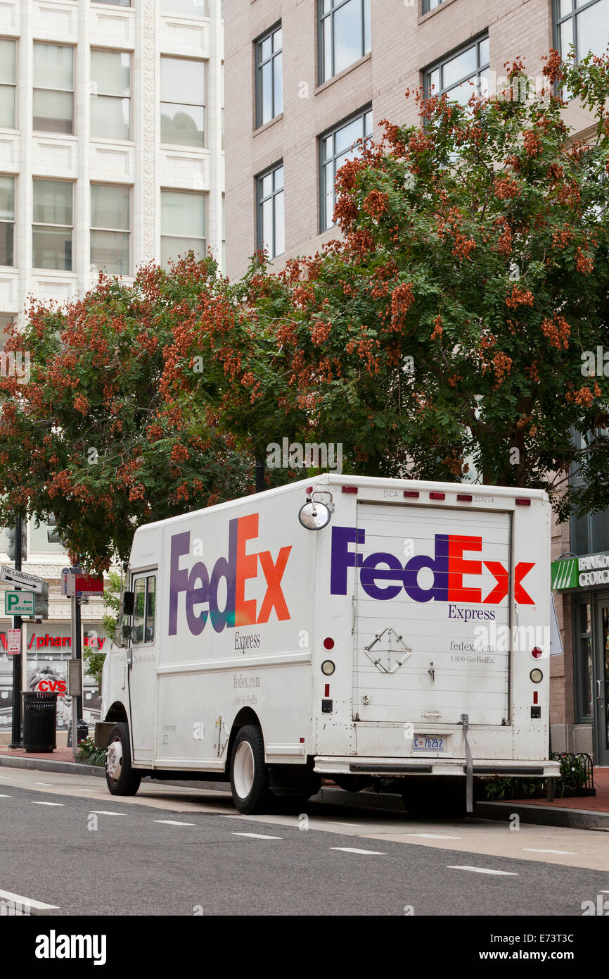 Fedex Lieferwagen Stockfotos und -bilder Kaufen - Alamy