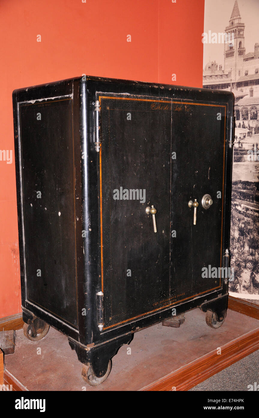 Antik safe -Fotos und -Bildmaterial in hoher Auflösung – Alamy