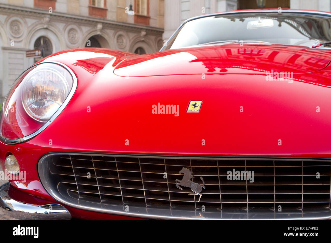 Turin, Italien. 6. September 2014.Radiator Kühlergrill und Logo auf ...