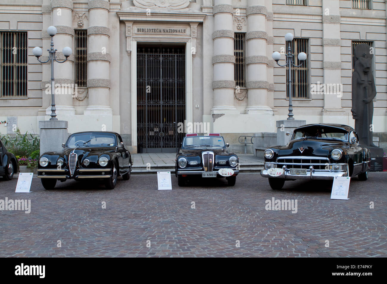 Historische autos -Fotos und -Bildmaterial in hoher Auflösung – Alamy