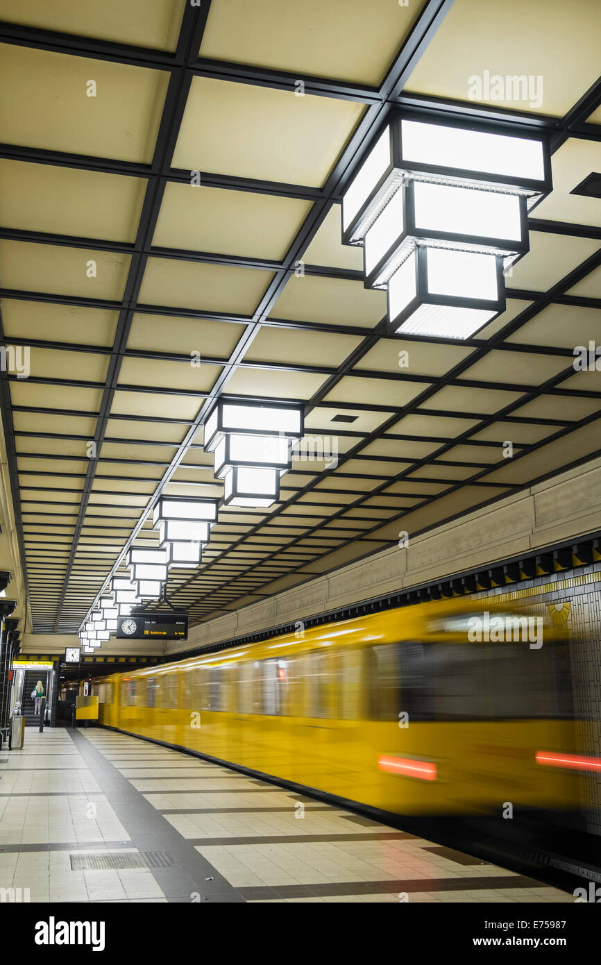 Ubahn berlin deutschland -Fotos und -Bildmaterial in hoher Auflösung ...
