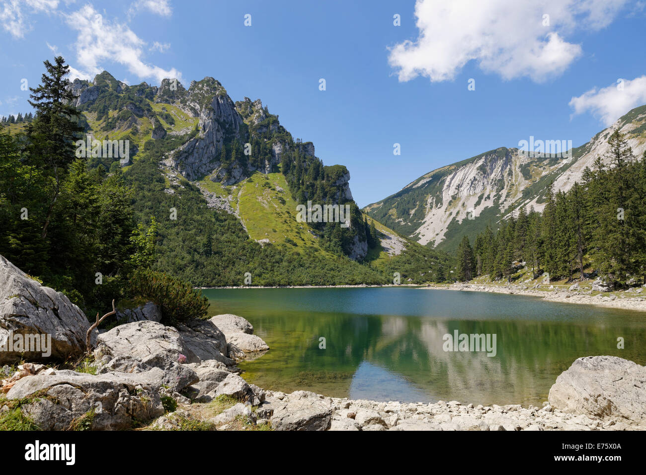 Soinsee See, Mt Ruchenköpfe und Mt Hochmiesing, Bayrischzell, Upper ...