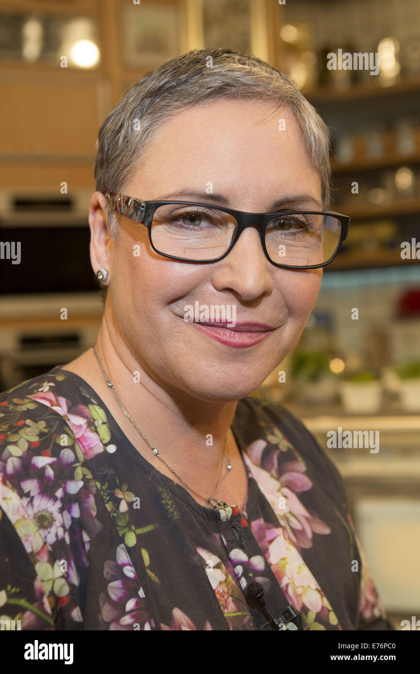 Prominente Am Set Ard Tv Show Stockfotos und -bilder Kaufen - Alamy