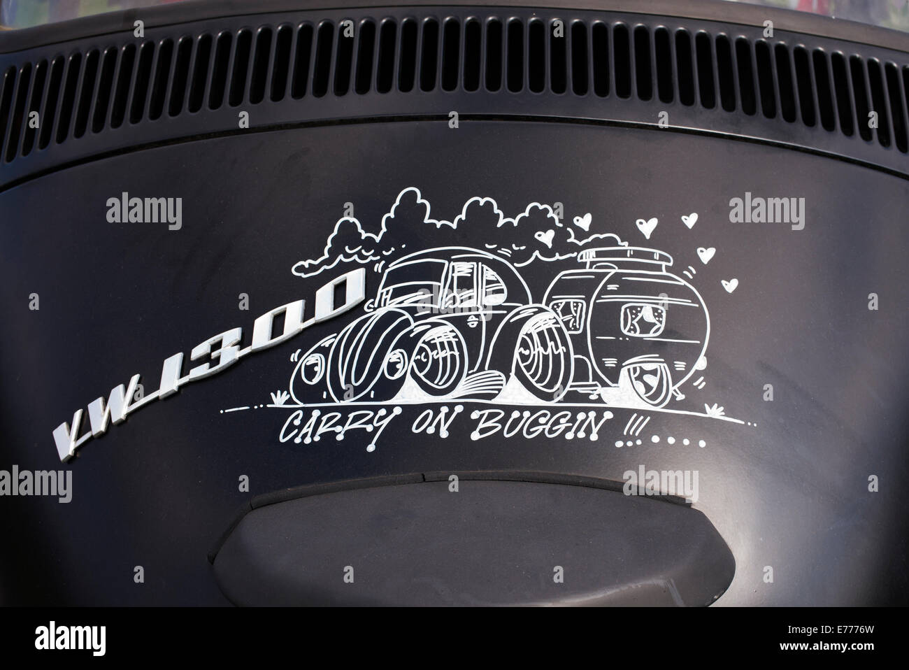 Auf Buggin Cartoon auf der Rückseite eines Volkswagen VW Käfer lackiert ...