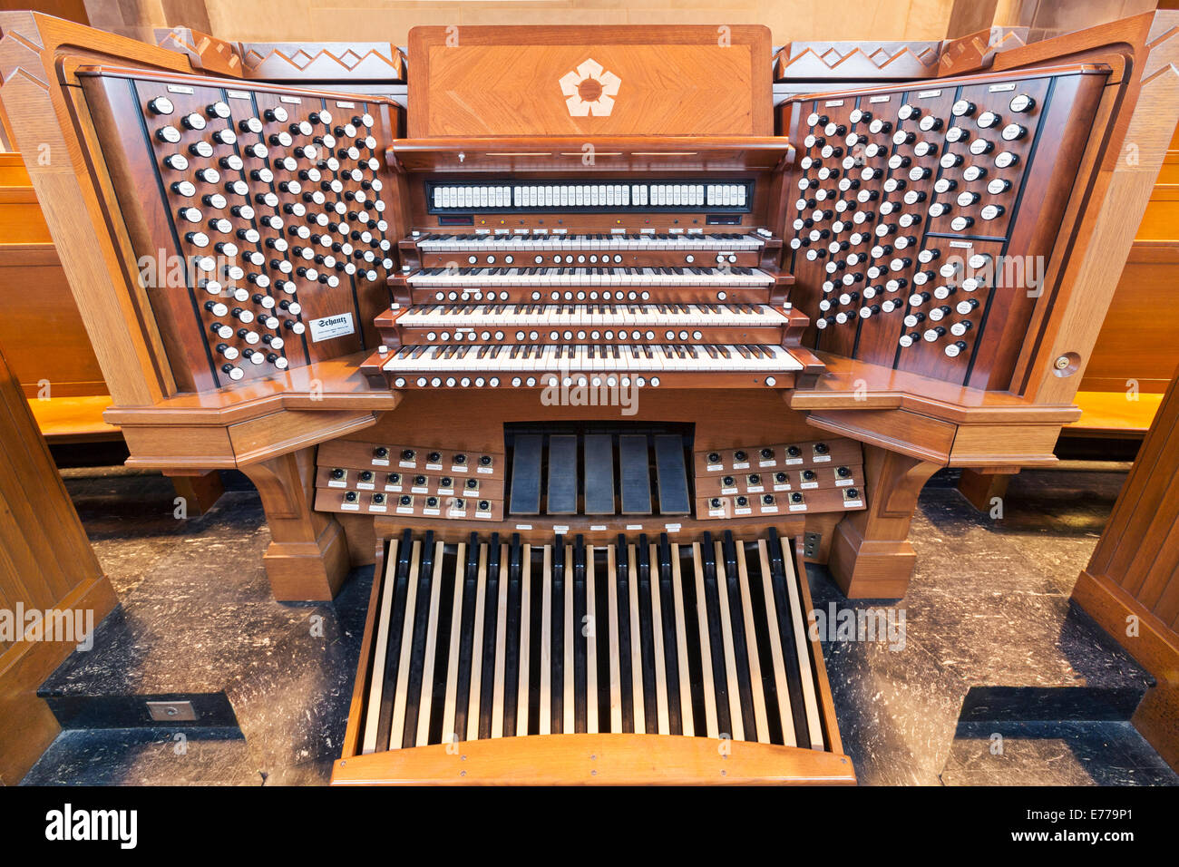 Die orgel -Fotos und -Bildmaterial in hoher Auflösung – Alamy