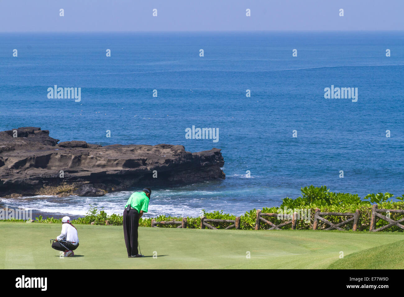 Golf feld -Fotos und -Bildmaterial in hoher Auflösung – Alamy