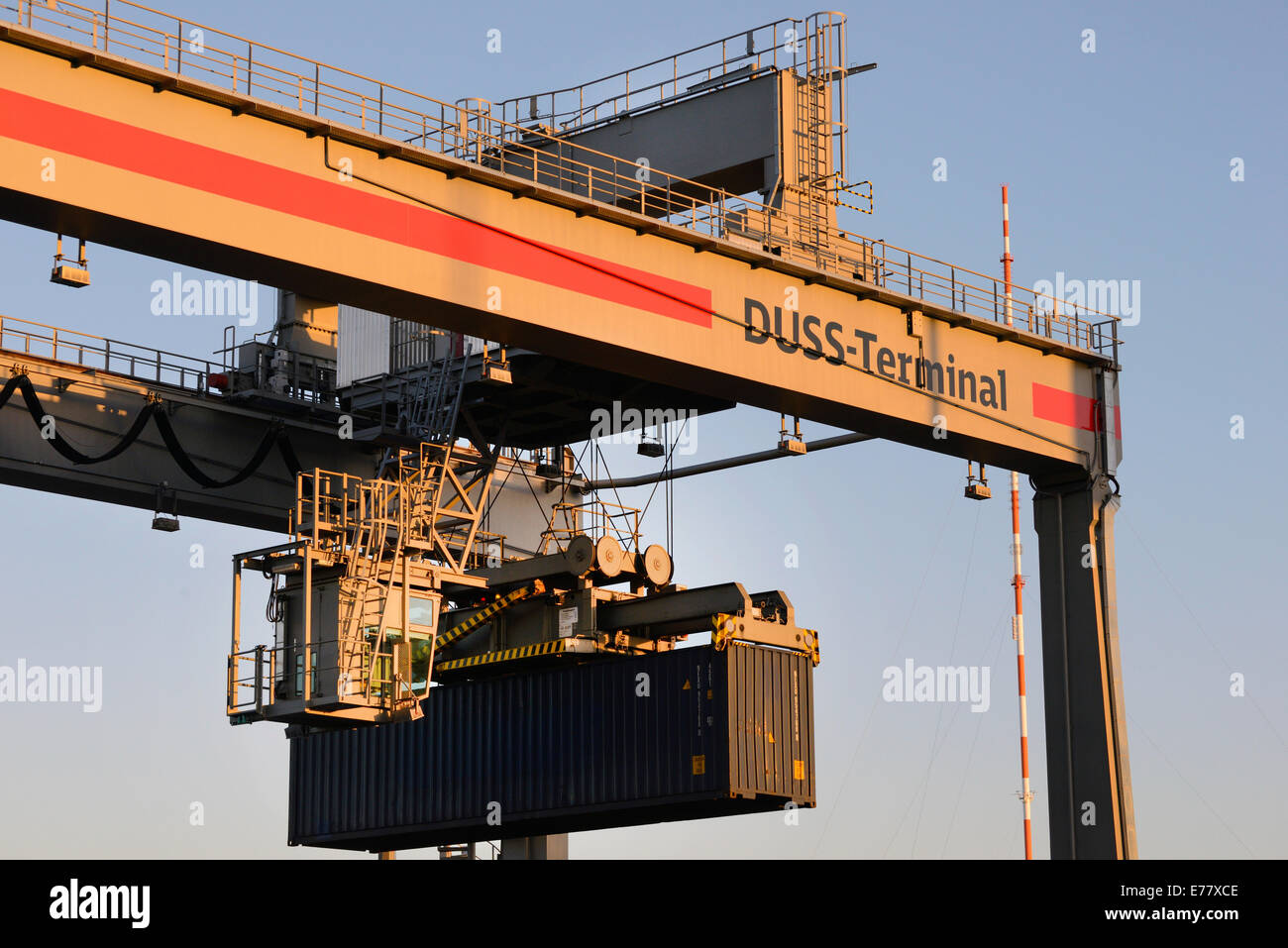 Duss terminal -Fotos und -Bildmaterial in hoher Auflösung – Alamy