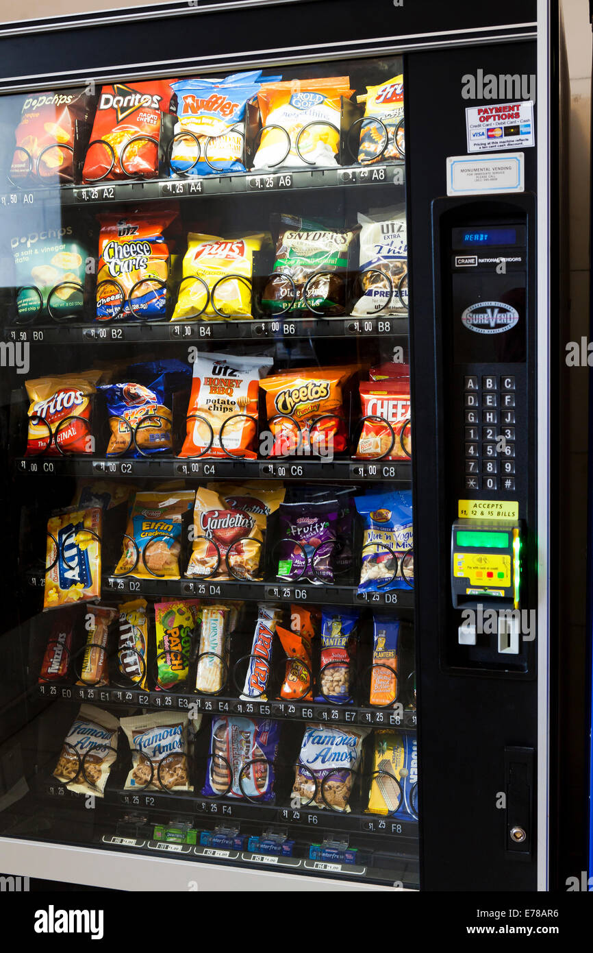 Snack vending machine -Fotos und -Bildmaterial in hoher Auflösung – Alamy