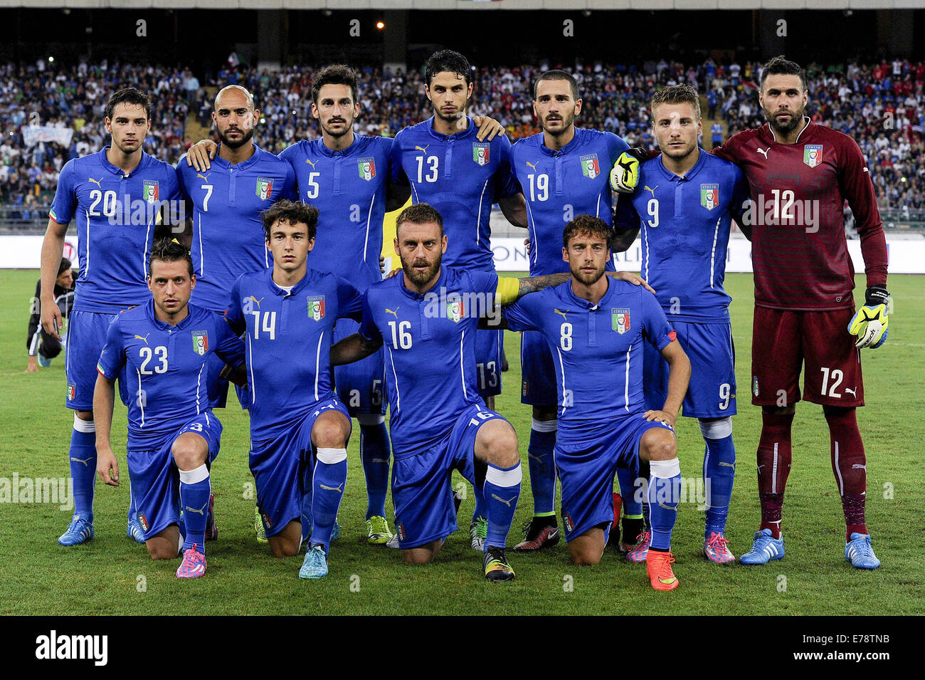Italy team group line up -Fotos und -Bildmaterial in hoher Auflösung ...