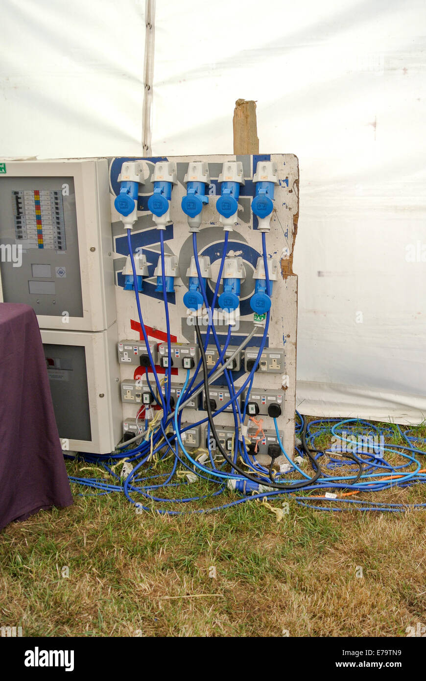 Elektrische anschlussdose -Fotos und -Bildmaterial in hoher Auflösung ...