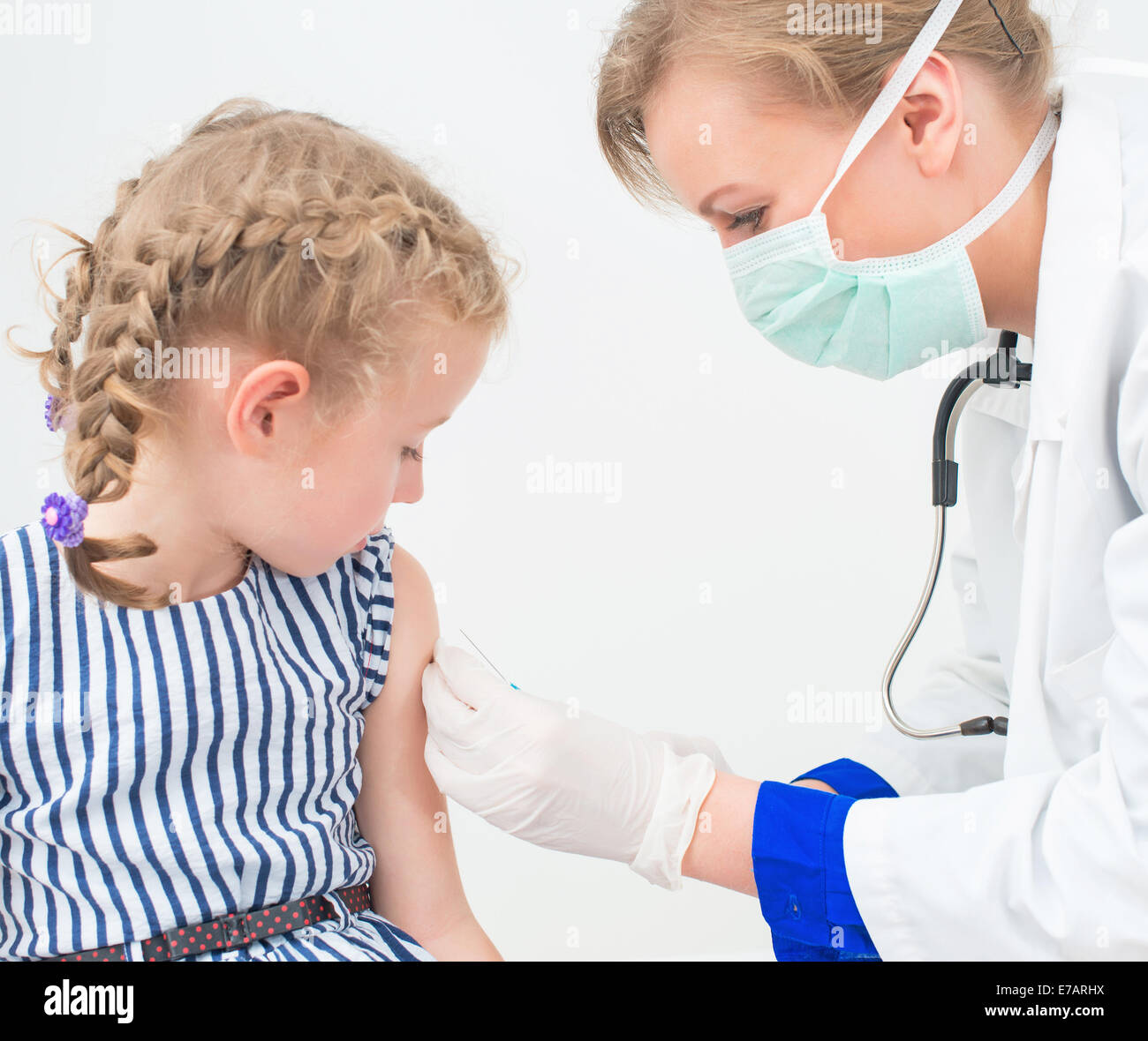 Impfstoff kind -Fotos und -Bildmaterial in hoher Auflösung – Alamy