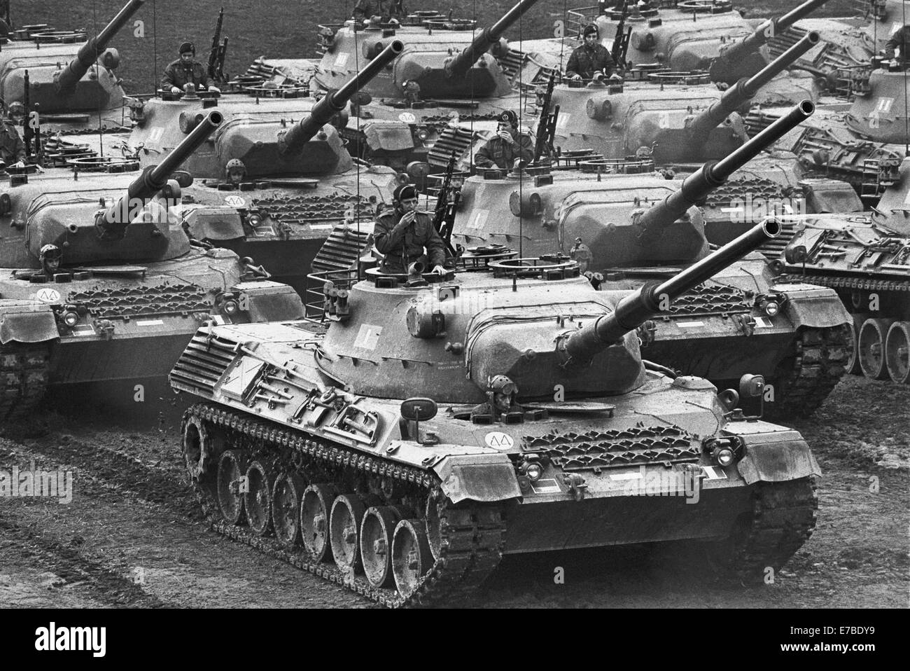 Italian army centauro armored brigade -Fotos und -Bildmaterial in hoher ...