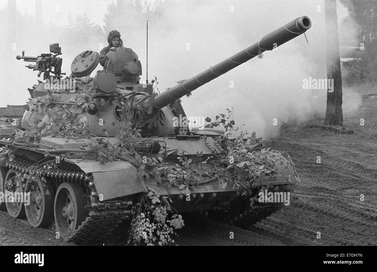 Nationalen Volksarmee Armee (NVA) Soldaten der 9. Panzerdivision "Heinz ...