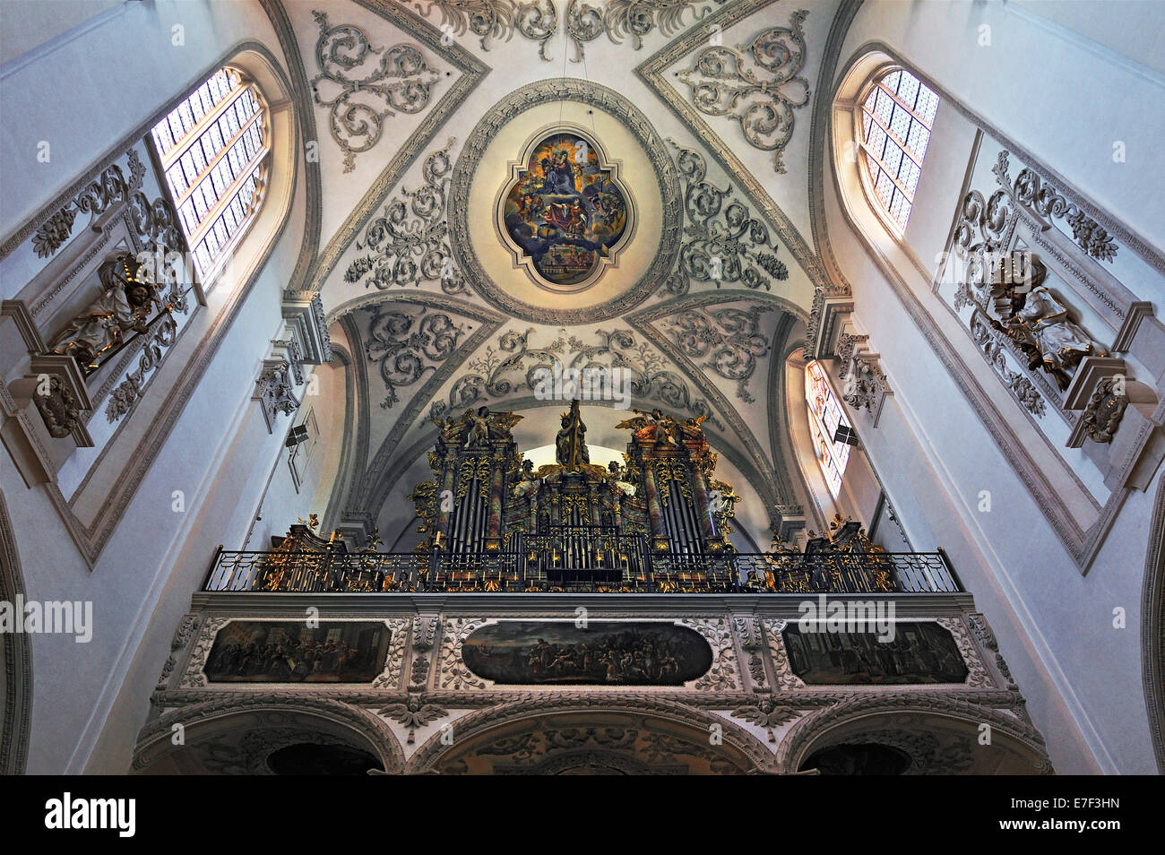 Kirchenorgel der pfarrkirche maria himmelfahrt Stockfotos und -bilder Kaufen - Alamy