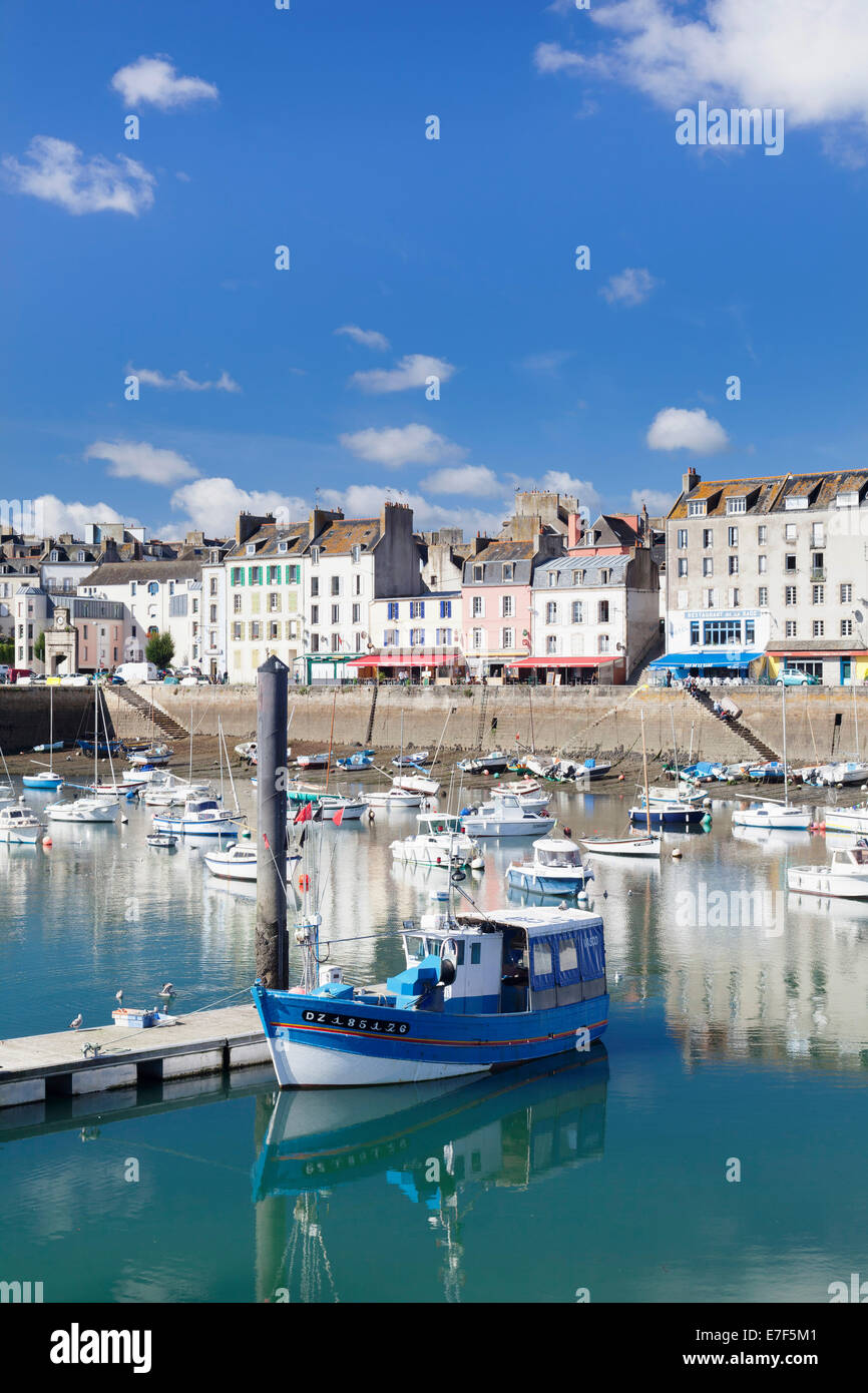 France finistere fishing harbour douarnenez -Fotos und -Bildmaterial in ...
