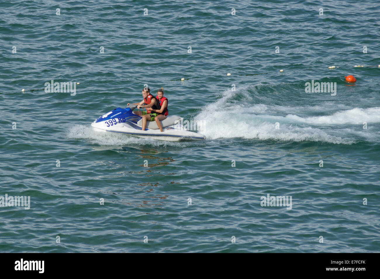 Jet ski strand -Fotos und -Bildmaterial in hoher Auflösung – Alamy
