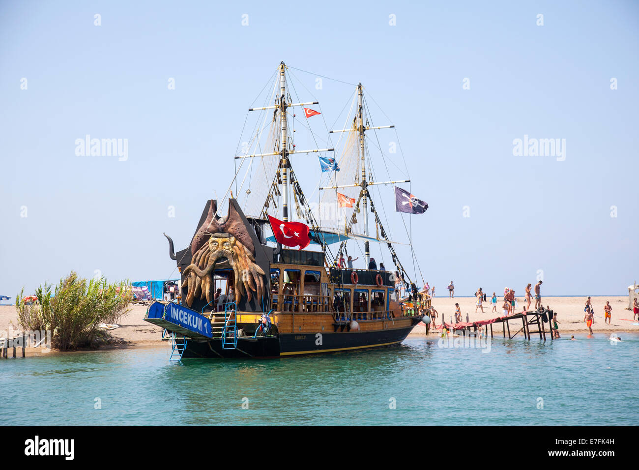 Davy jones pirates caribbean -Fotos und -Bildmaterial in hoher ...