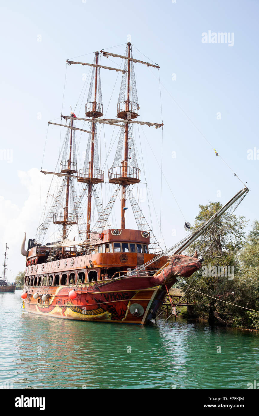 Davy jones pirates caribbean -Fotos und -Bildmaterial in hoher ...