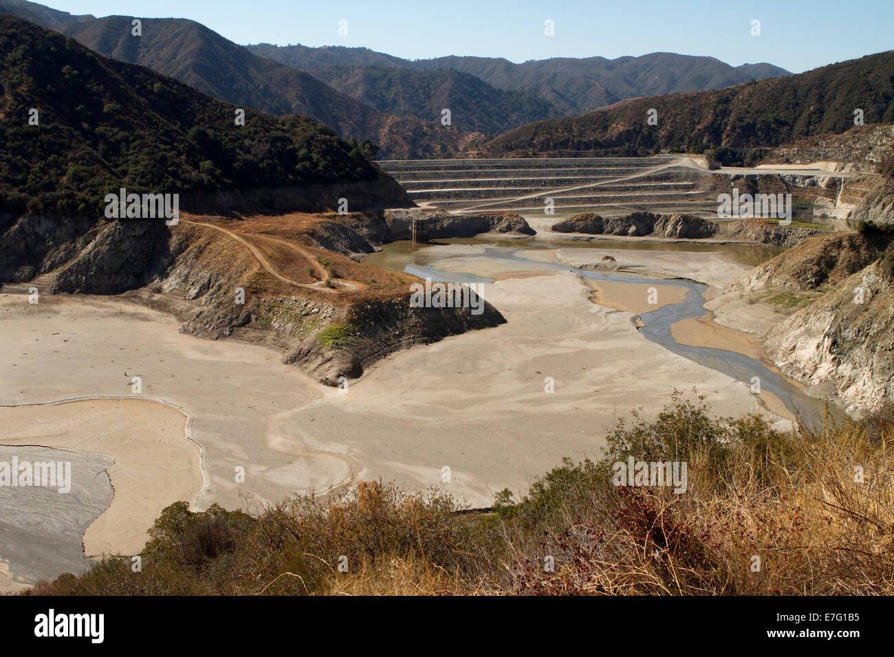 San gabriel staudamm -Fotos und -Bildmaterial in hoher Auflösung – Alamy