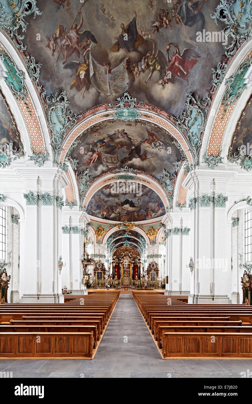 Kirchenschiff, Innenausbau von der barocken katholischen Kathedrale von ...