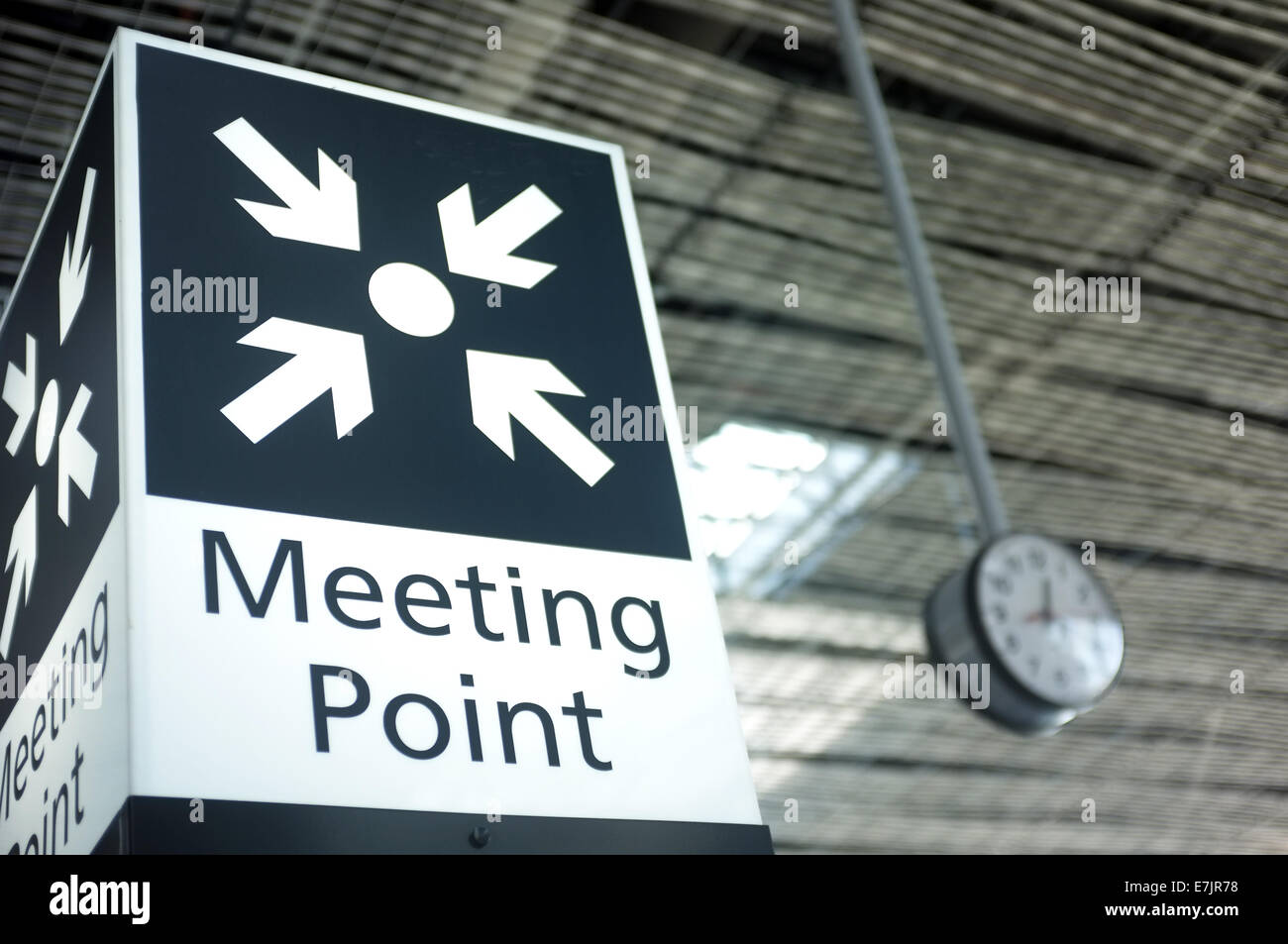 Treffpunkt Schild am Flughafen Stockfotografie - Alamy