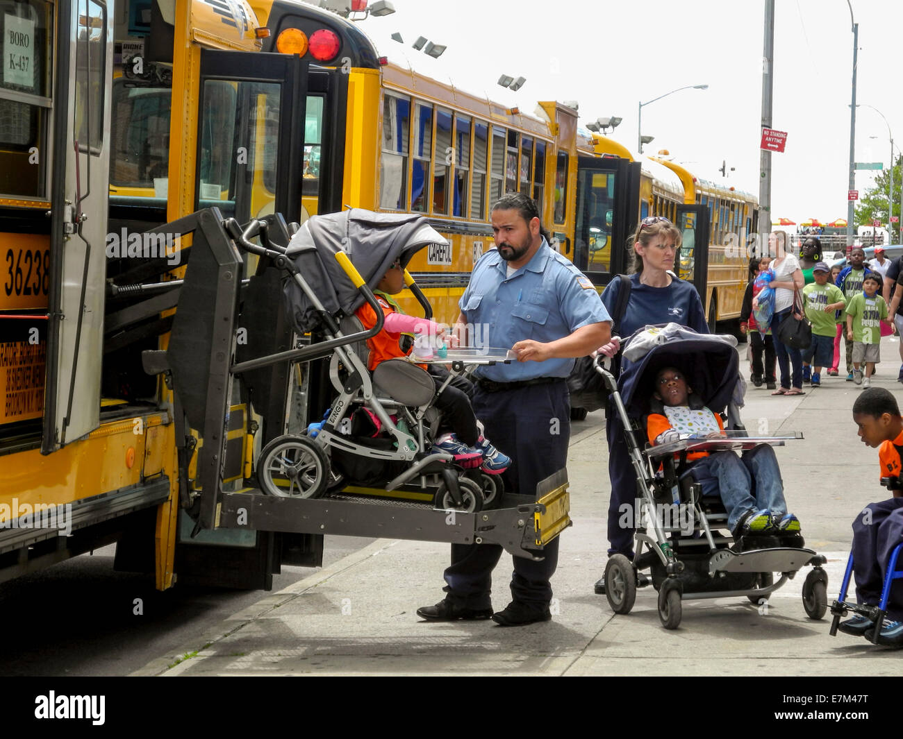 Baby Stroller Bus Stockfotos und -bilder Kaufen - Alamy