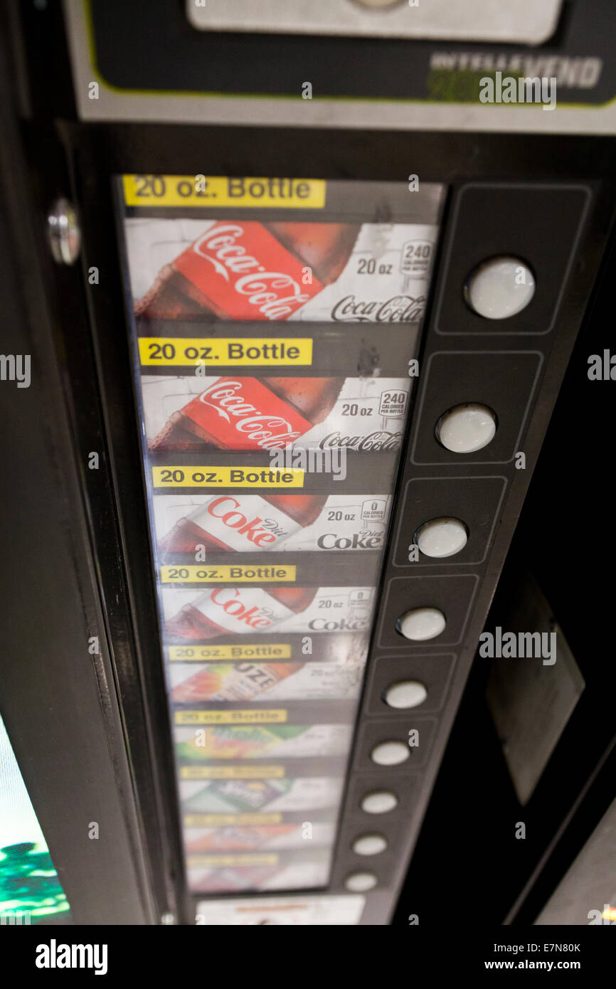 Coca cola machine -Fotos und -Bildmaterial in hoher Auflösung – Alamy