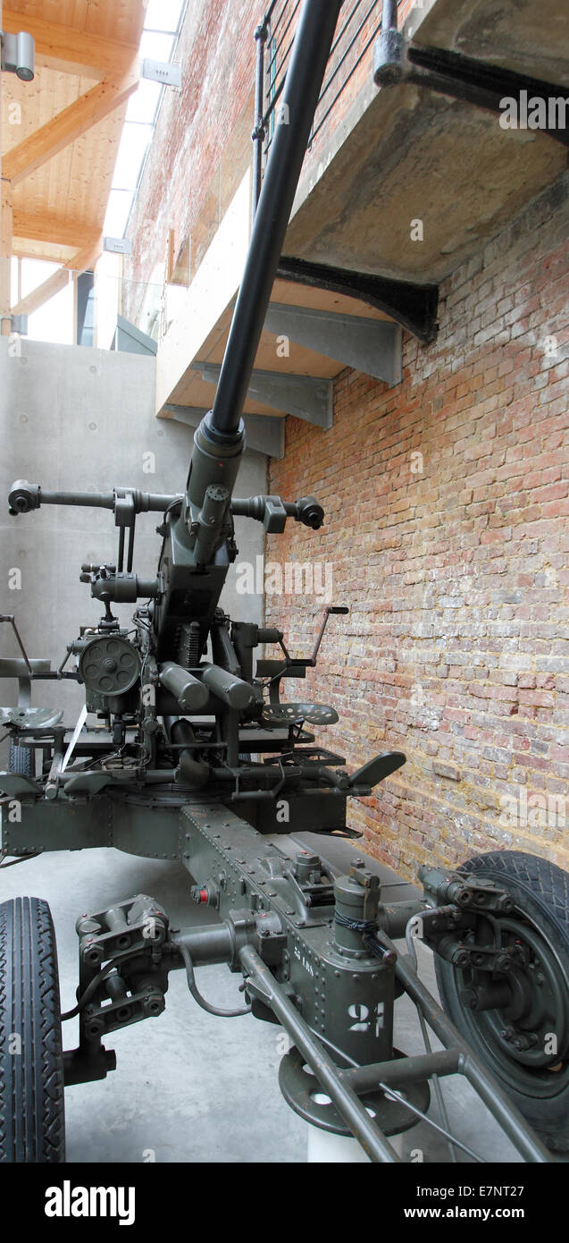 Bofors 40 mm gun -Fotos und -Bildmaterial in hoher Auflösung – Alamy