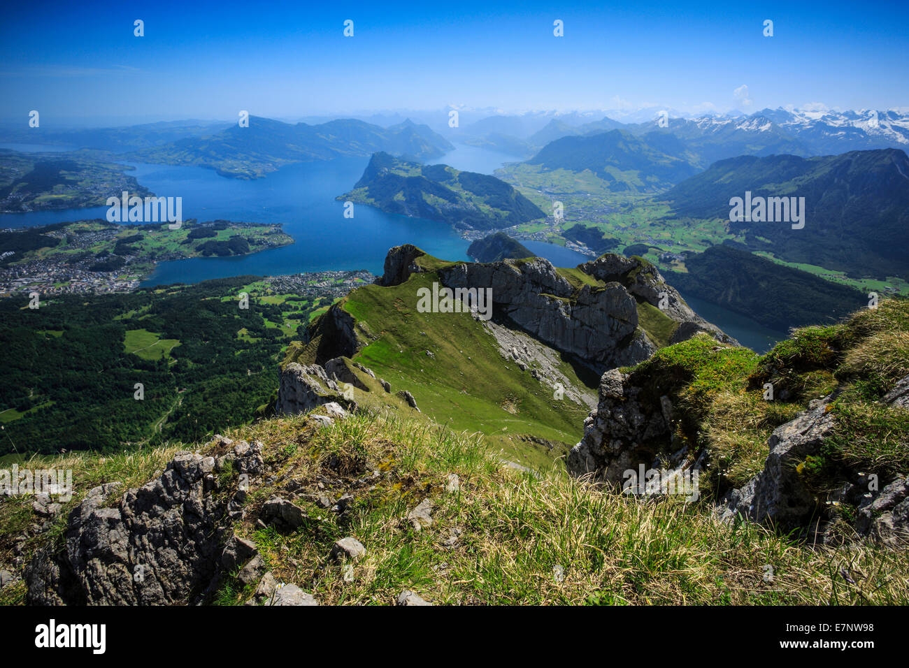 Alpen, Blick, Blick vom Pilatus, Berg, Bergpanorama, Berge, Gewässer ...