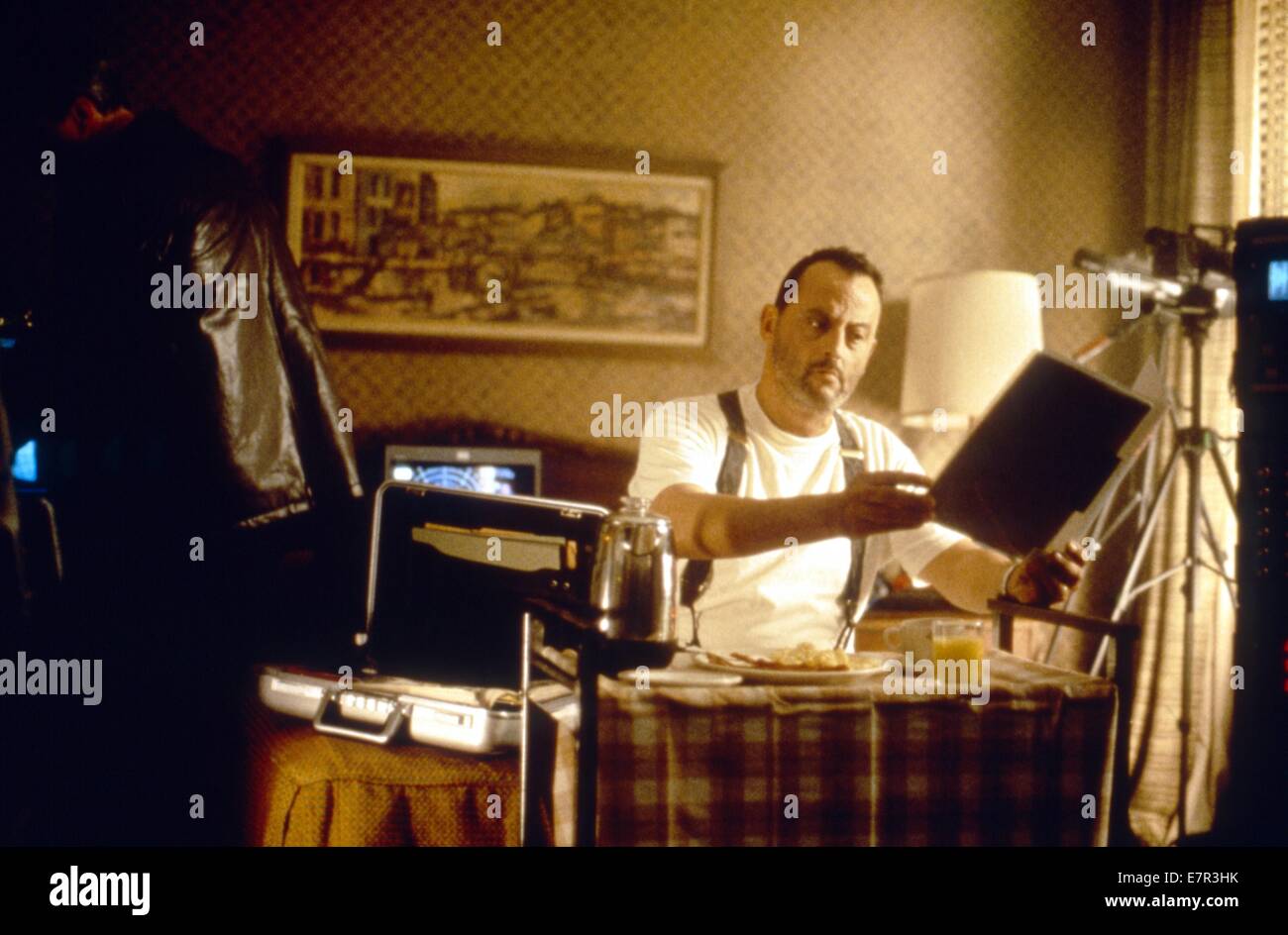 Godzilla 1998 Jean Reno Stockfotos & Godzilla 1998 Jean Reno Bilder - Alamy