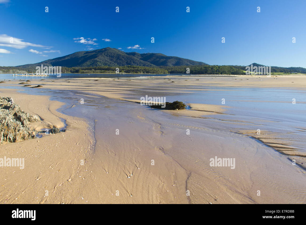 Lake sandbar beach -Fotos und -Bildmaterial in hoher Auflösung – Alamy
