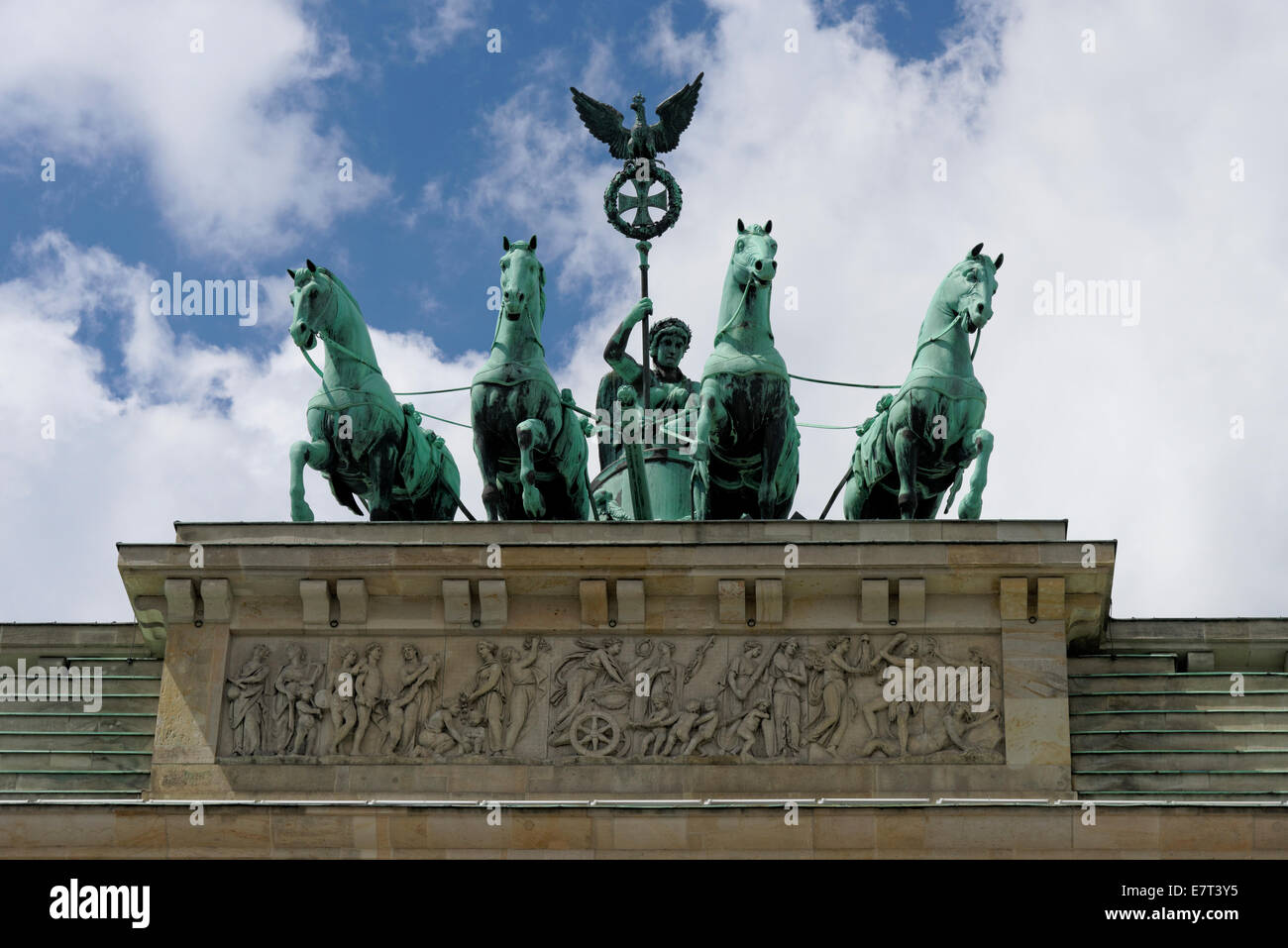 Brandenburger tor reichstag -Fotos und -Bildmaterial in hoher Auflösung ...