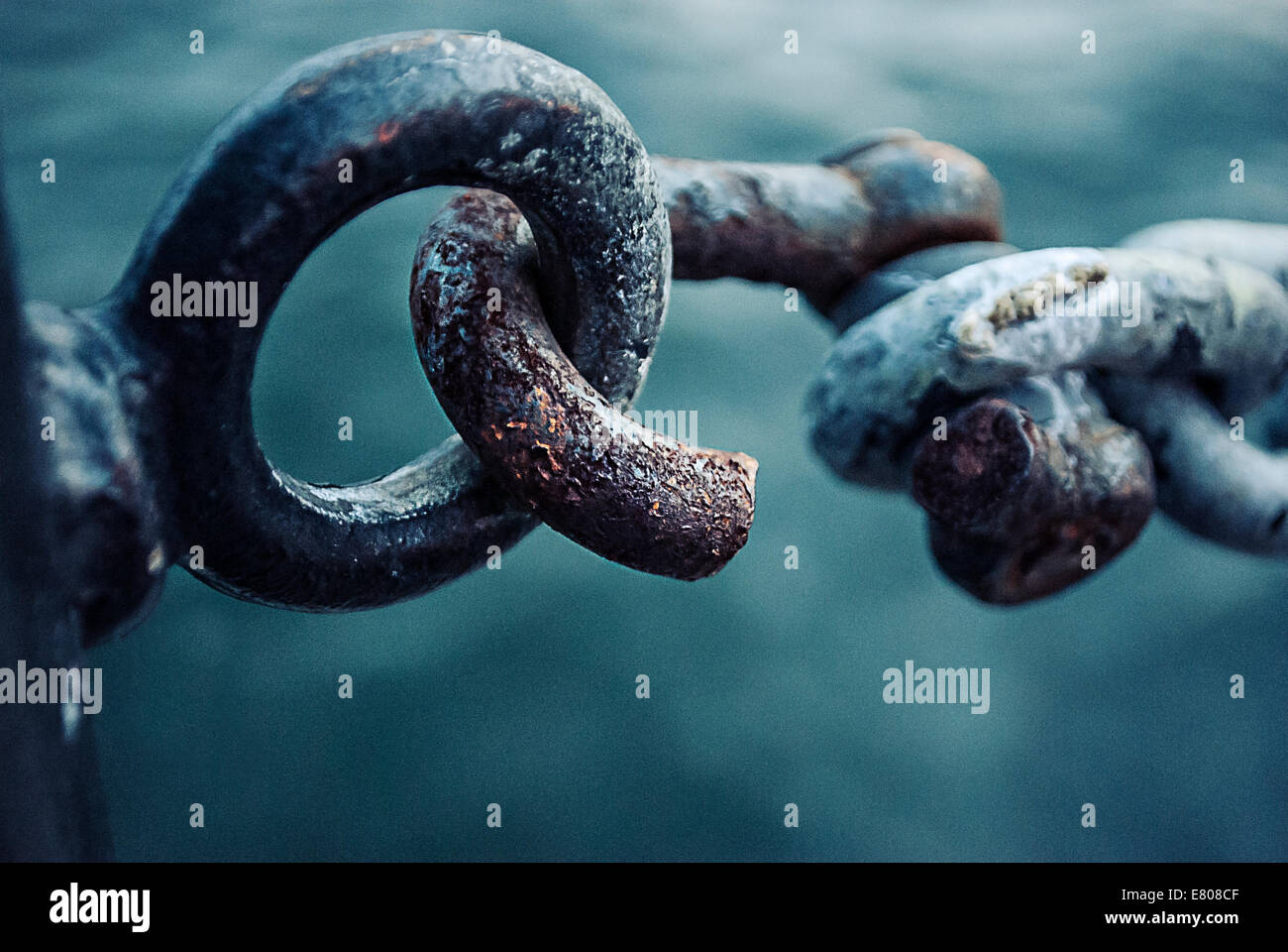 Broken Shackles Stockfotos & Broken Shackles Bilder - Alamy