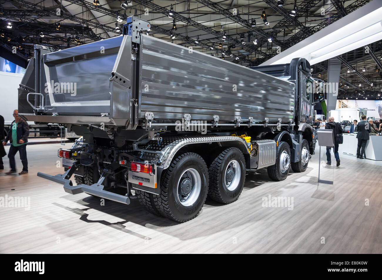 Mercedes benz arocs -Fotos und -Bildmaterial in hoher Auflösung – Alamy