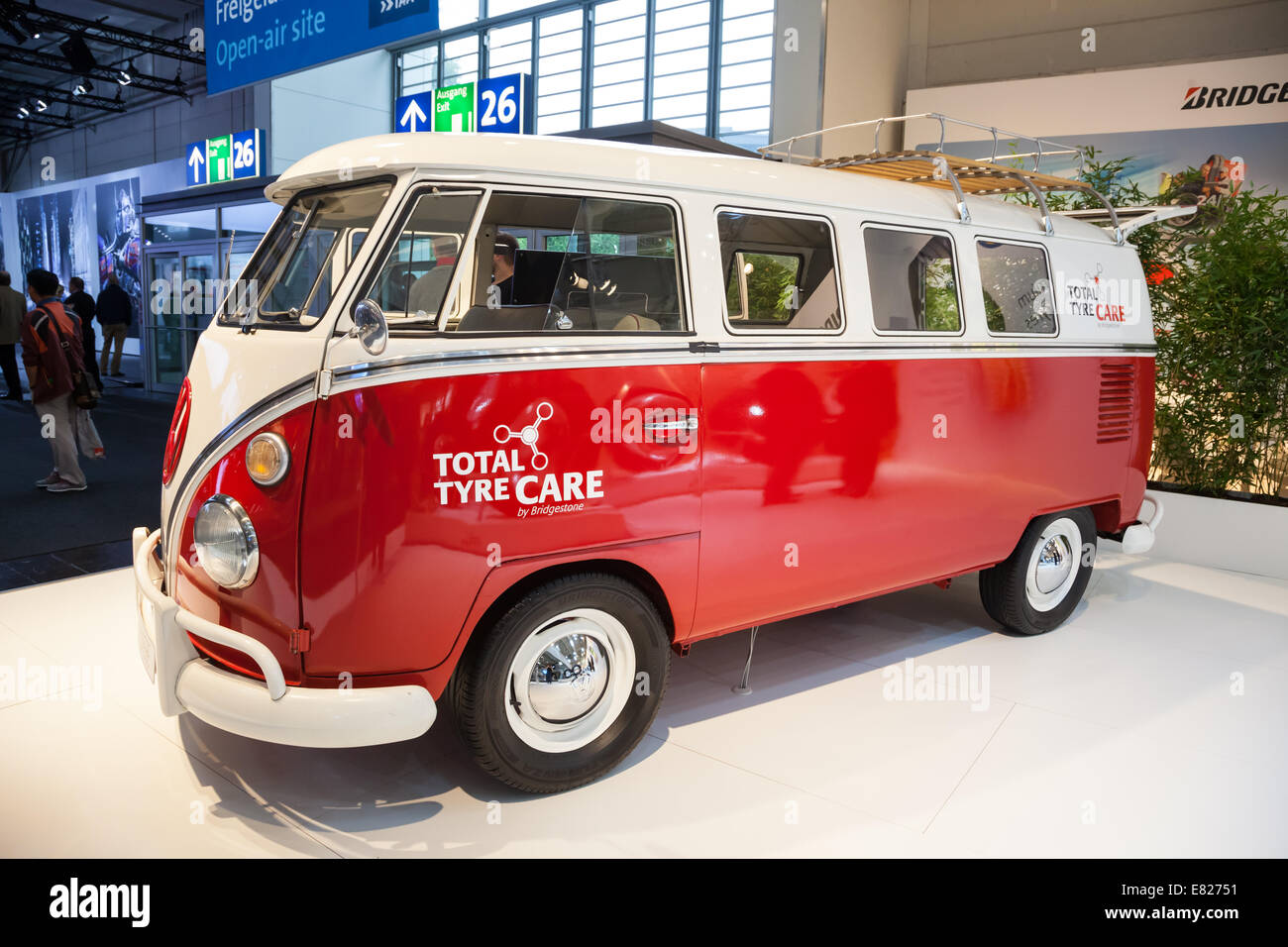 Vw commercial vehicle -Fotos und -Bildmaterial in hoher Auflösung – Alamy